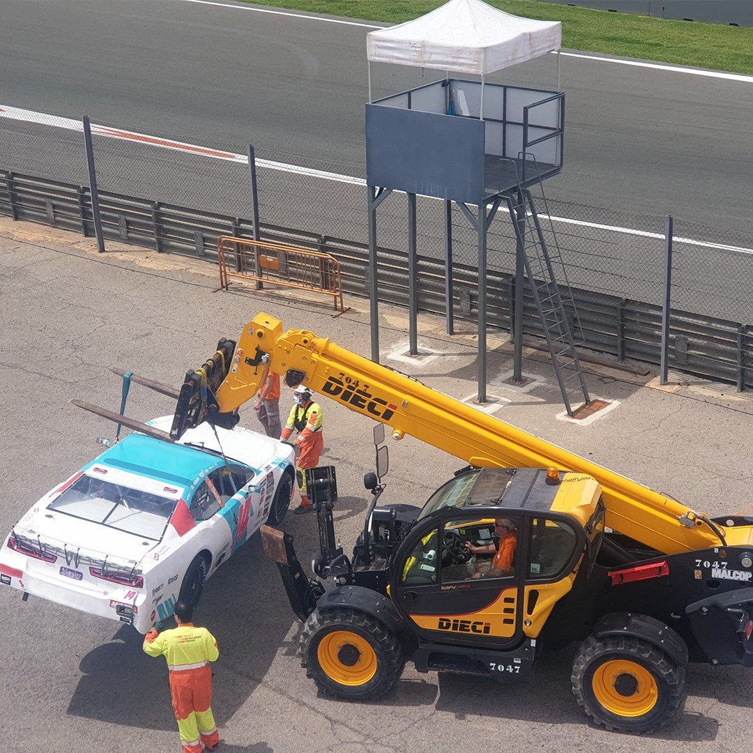 Services | Telehandlers - Elevator - Truck mixer - Dumpers | Dieci srl ...