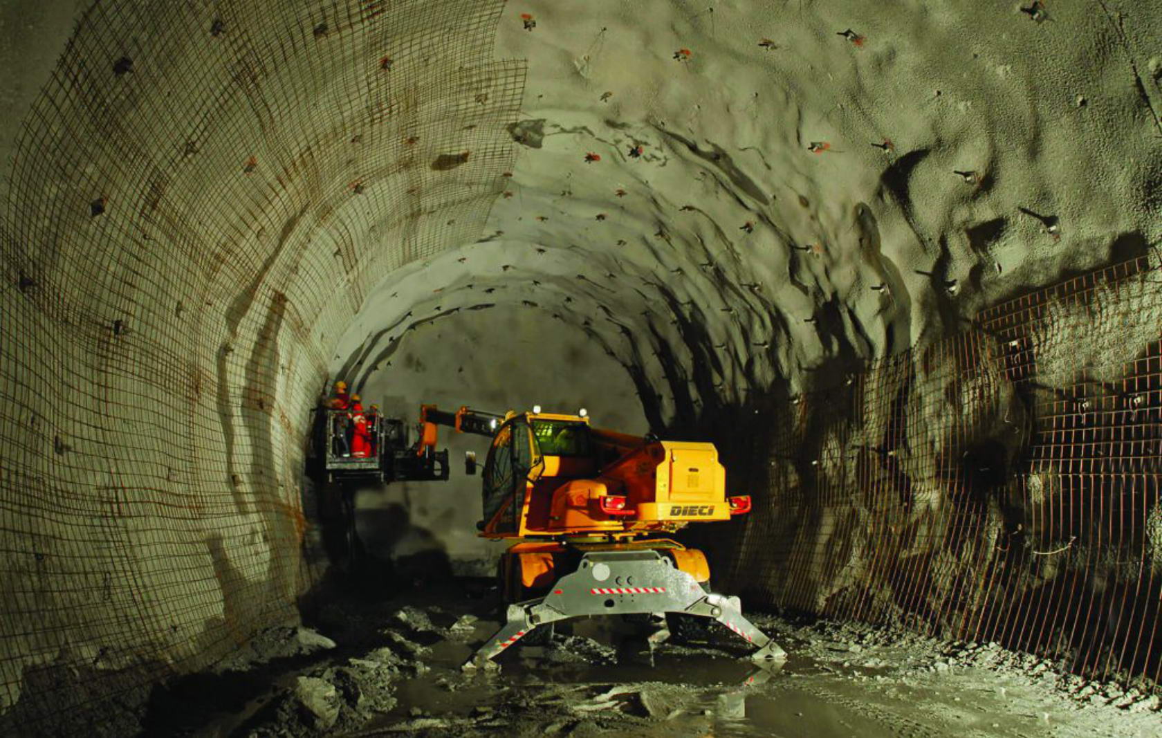 Telehandlers: uses, advantages and equipment | Dieci srl